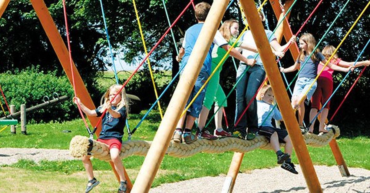 Group Swings, Hammocks & Aerial Runways - Huck